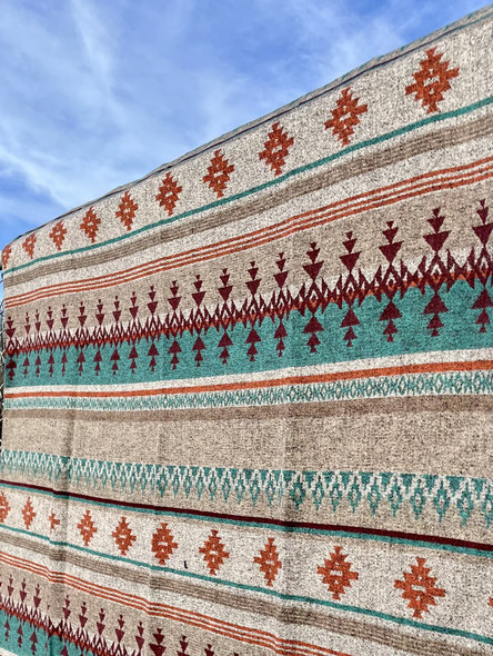 BLANKETS - BUFFALO CROSS BLANKETS - THROW SIZE 50 X 60' - Western Varieties