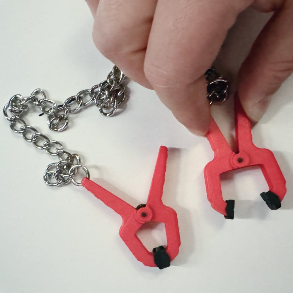 Springed Red Clamps