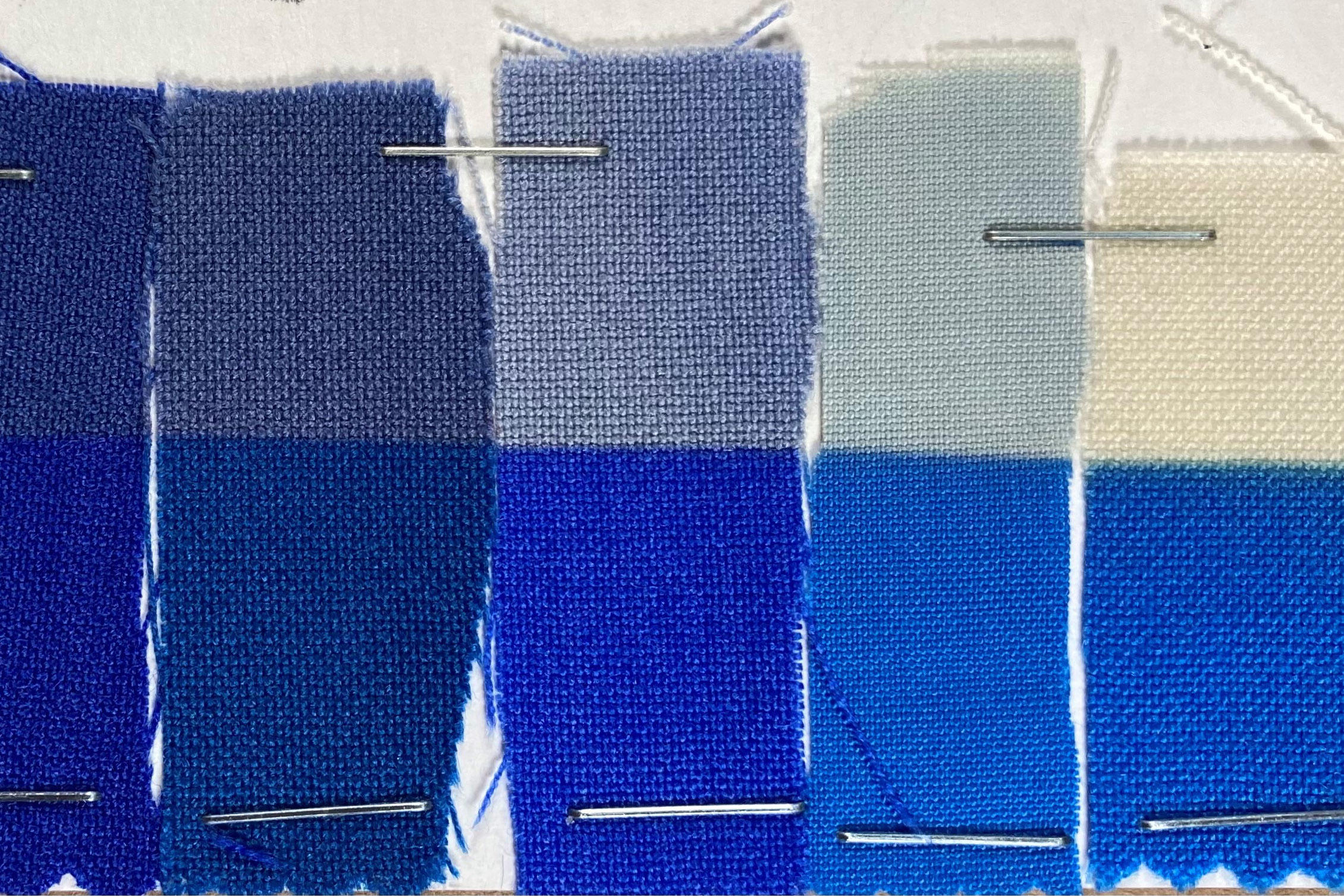 About | Liquitex | Cass Art