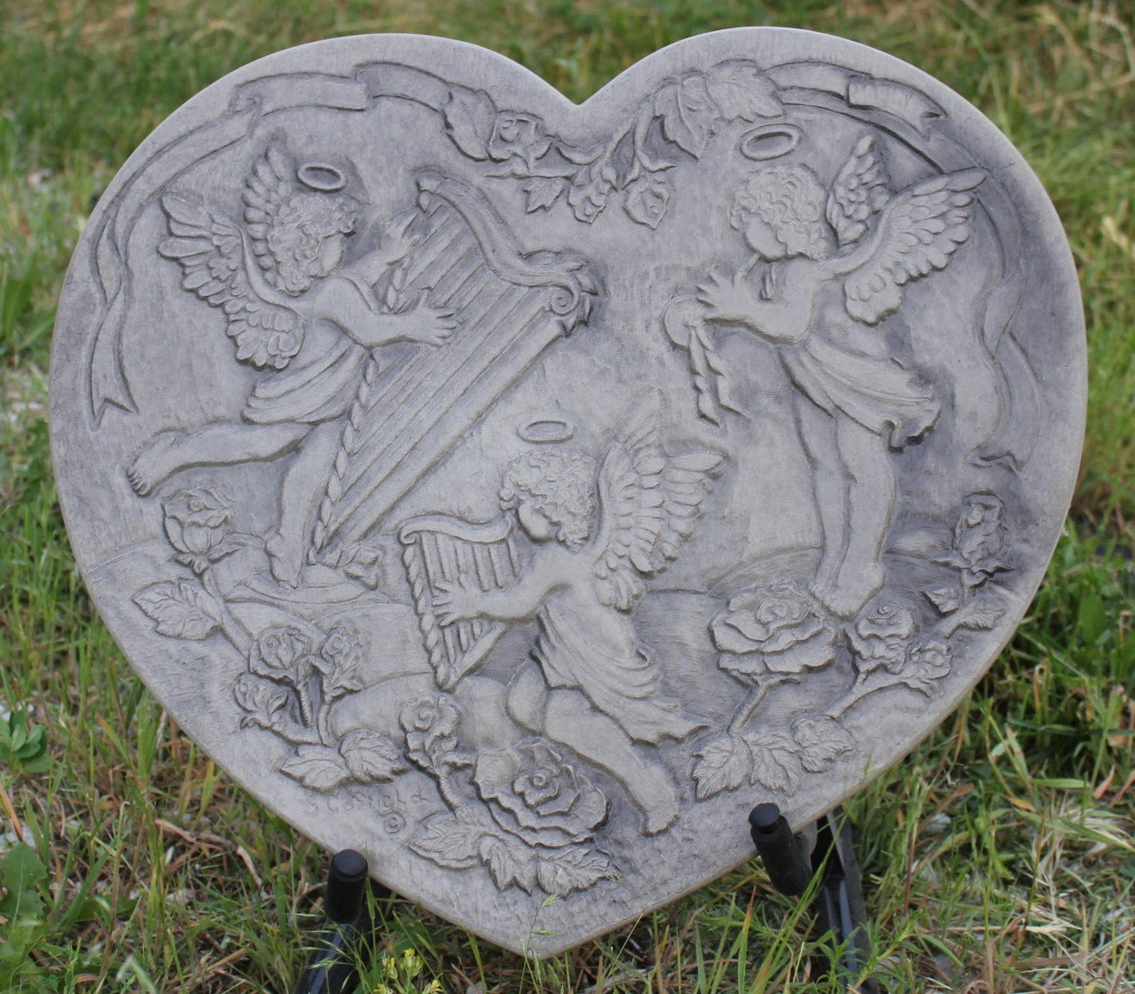Heart Large Stepping Stone | Commemorative & Ornamental Concrete
