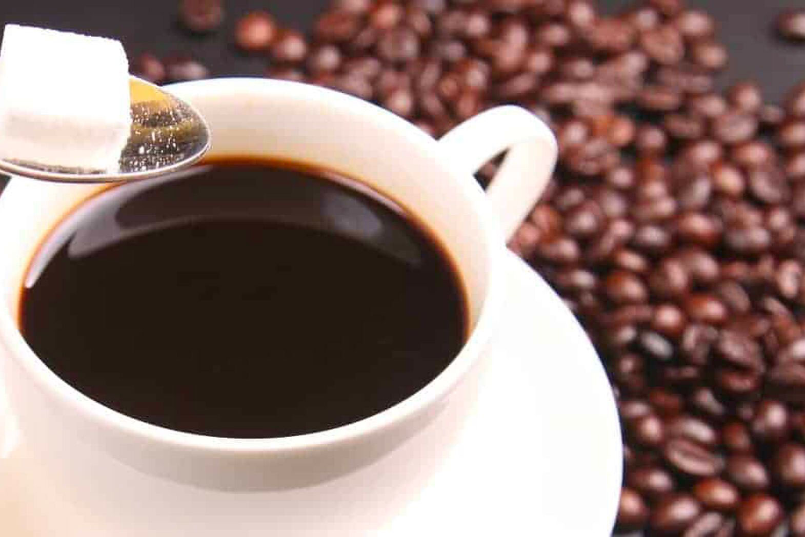 Decaffeinated Coffee: Benefits & Drawbacks Compared to Regular Coffee