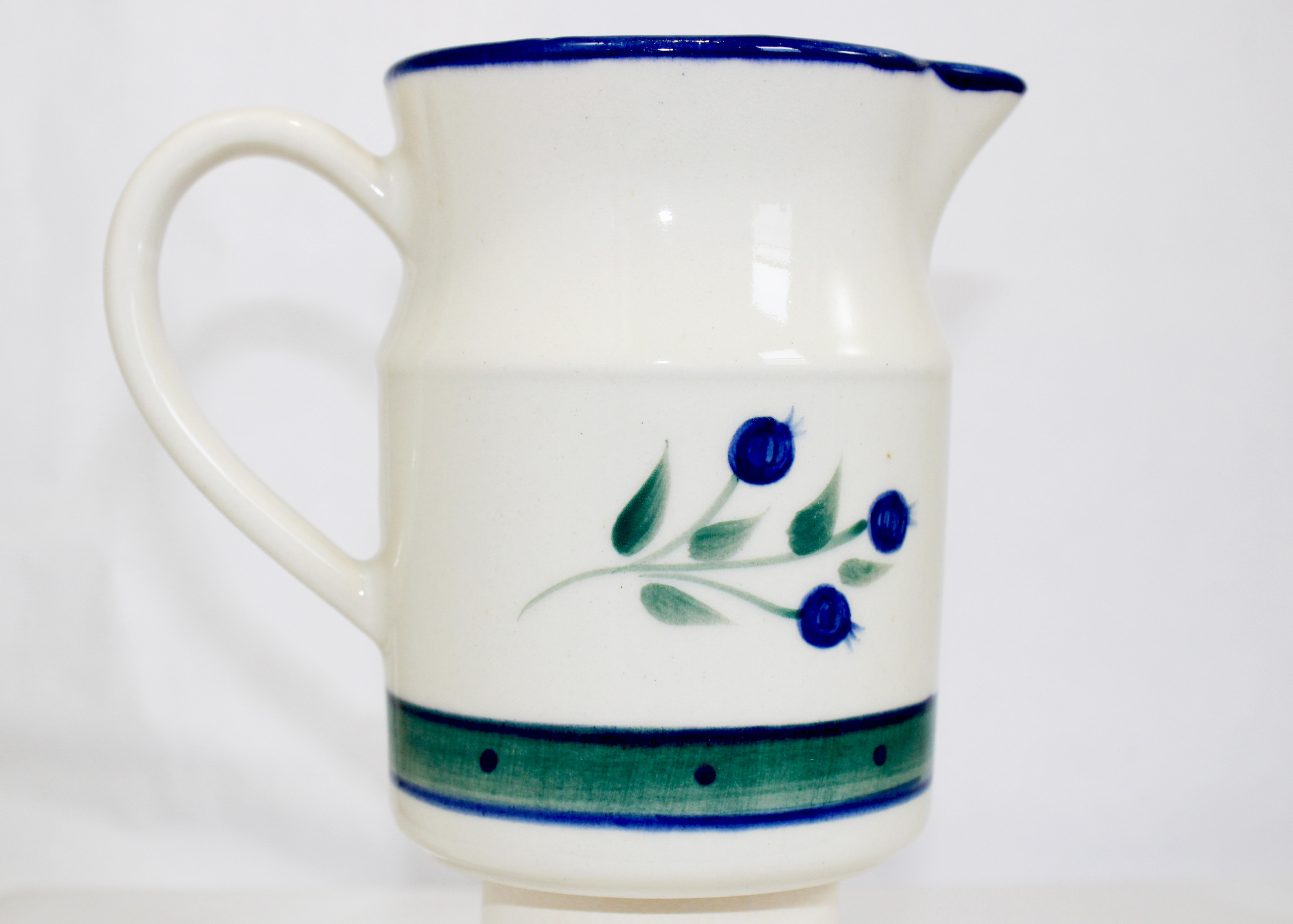 Kitchenware ~ 1 Quart Pitcher