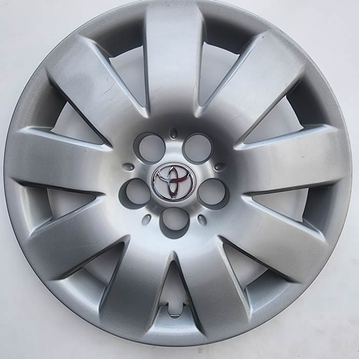 Vintage Hubcaps Wheel Covers, Classic Car or Kustom Wheelcovers at ...