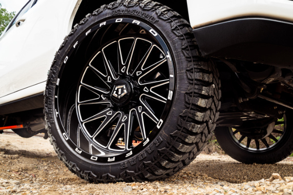 Deep Dish Truck Rims & Wheels | Deep Lip Truck Rims & Wheels