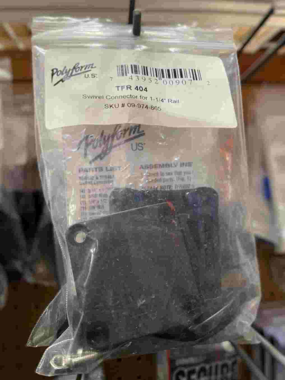 Polyform 1-1/4"Swivel Connector