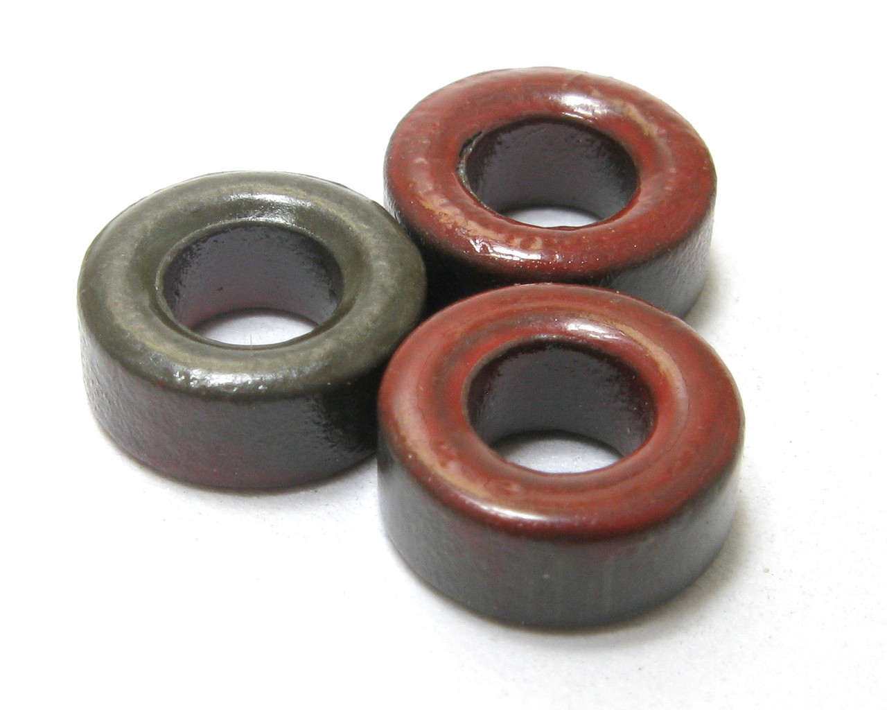 Micrometals T30-2 Powder Core Toroid, 5/16" OD, 100pak