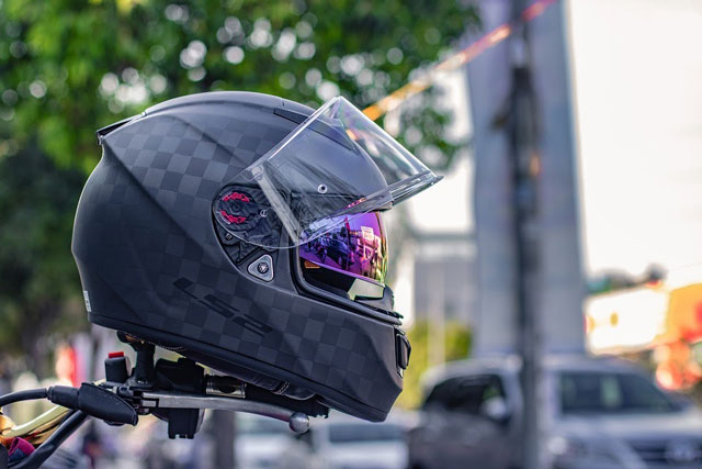 High-Tech Motorcycle Helmets: Worth the Hype? - WestEndMotorsports.com