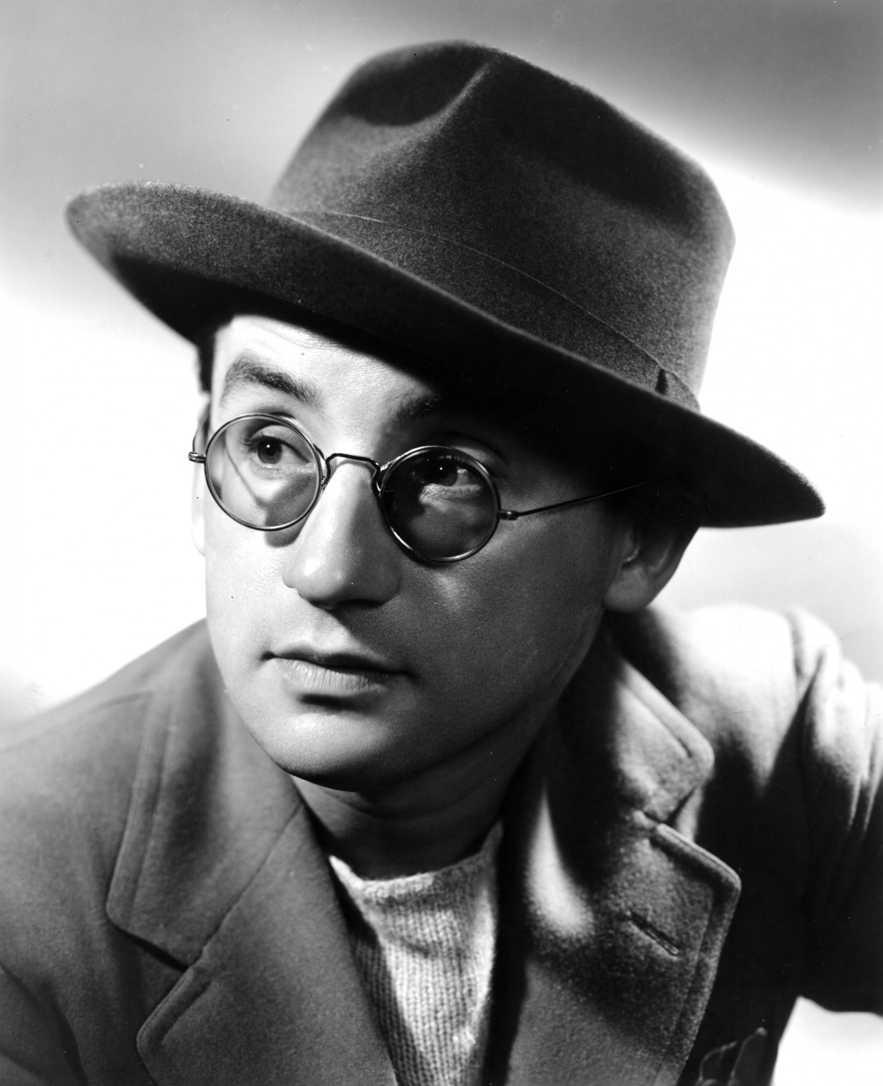 “And now to Arch Oboler’s play…” - Radio Spirits