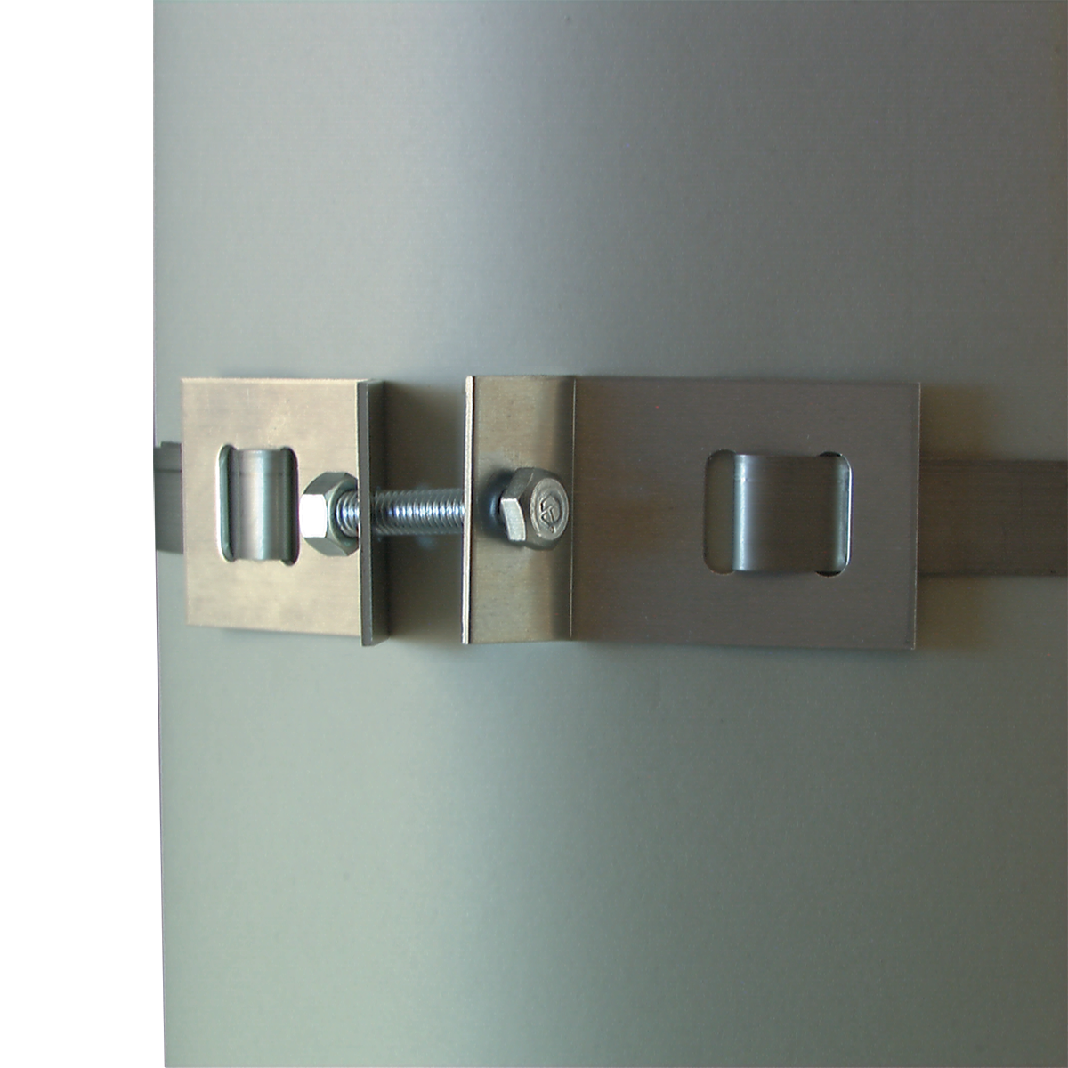 BB7 Buckle Bracket - Hall Signs
