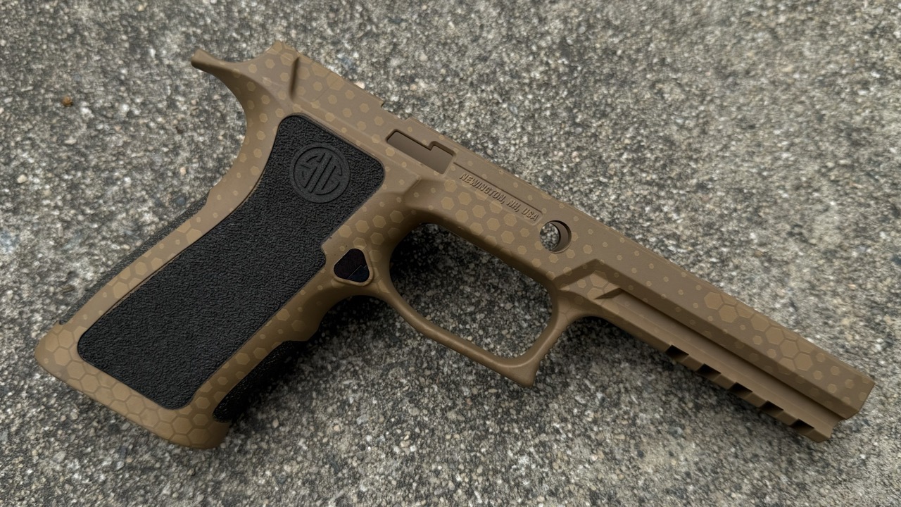 P320 X-FULLSIZE Custom Coyote Snake Grip Module