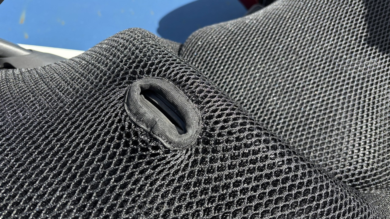 Air Flow Seat Cover - RT 2020 and up (One cover for each seat) - Can Am ...