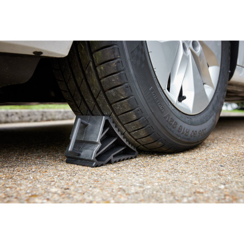 Plastic Wheel Chocks (Pair) (20212) | Draper Tools