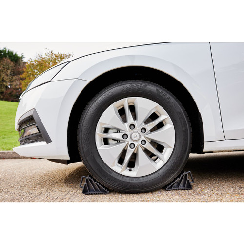 Plastic Wheel Chocks (Pair) (20212) | Draper Tools
