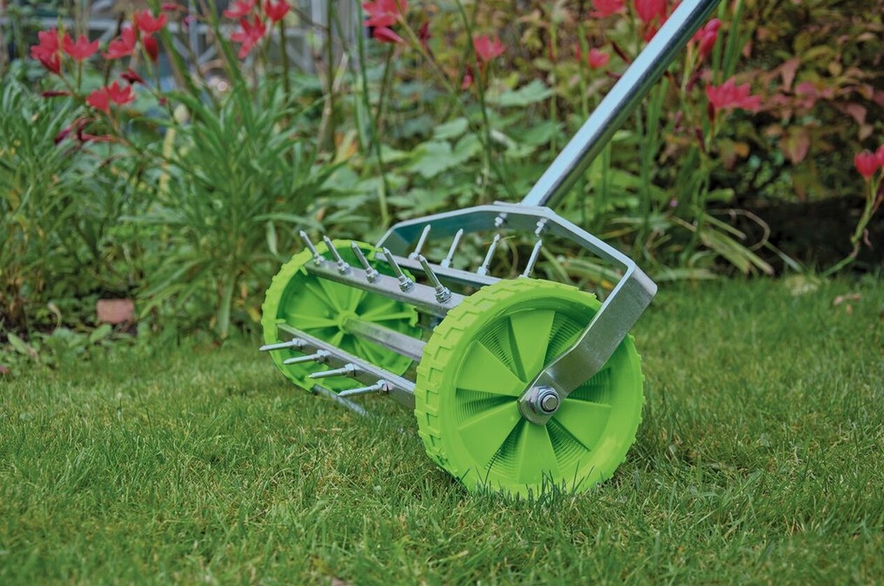Show your lawn some love - Draper Tools Ltd
