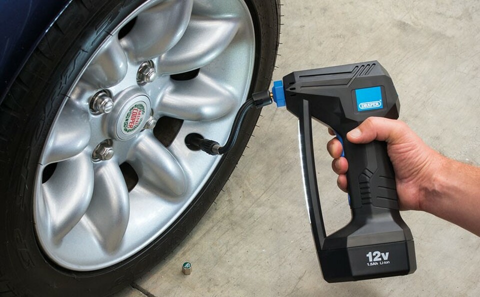 Winter motoring tools and tips - Draper Tools Ltd