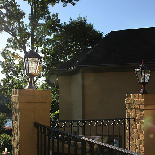 Solar Carriage Light for Column-Pier-Post | Royal Brushed Bronze