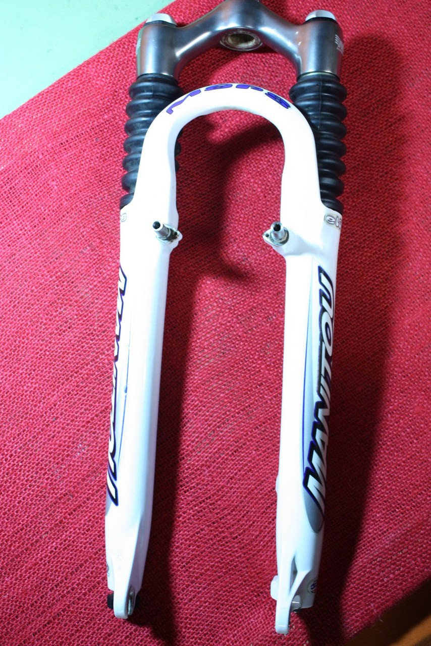 Manitou Mars Elite Fork: 80m, TPC Compression, 1 1/8" White, Air, Disc ...