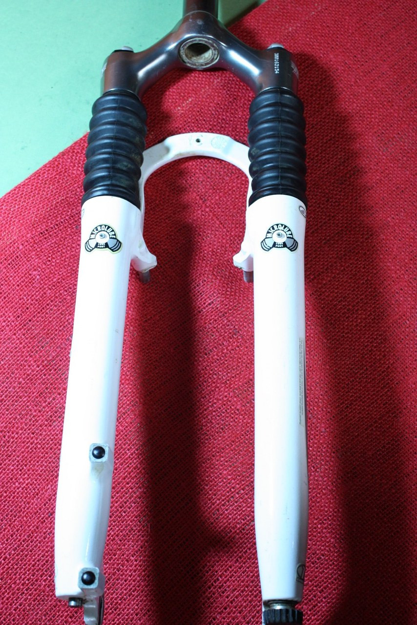 Manitou Mars Elite Fork: 80m, TPC Compression, 1 1/8" White, Air, Disc ...