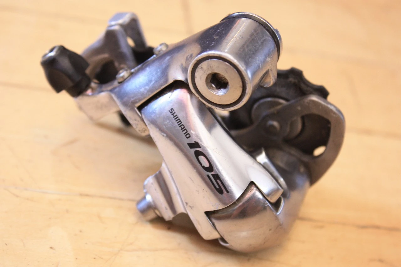 Shimano 105 RD-5600 10-speed Rear Derailleur: Short Cage, Silver - Bike ...