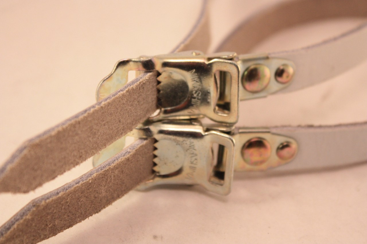 nos mks toe straps, white leather