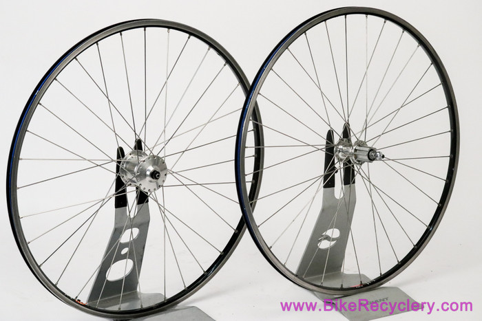 700c Son 28 Klassik / Campy Chorus 10s / Velocity Razor Dynamo Wheelset ...