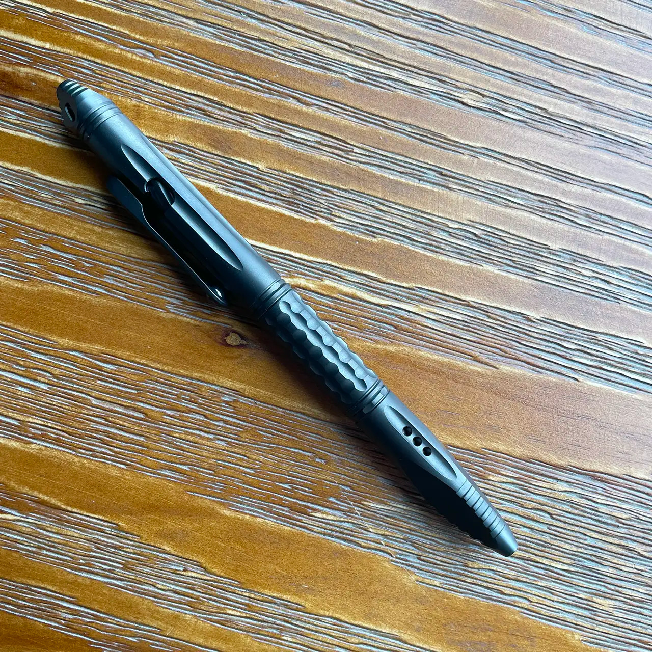 Microtech Kyroh Full Size Pen DLC Titanium w/ Tritium Insert Signature ...