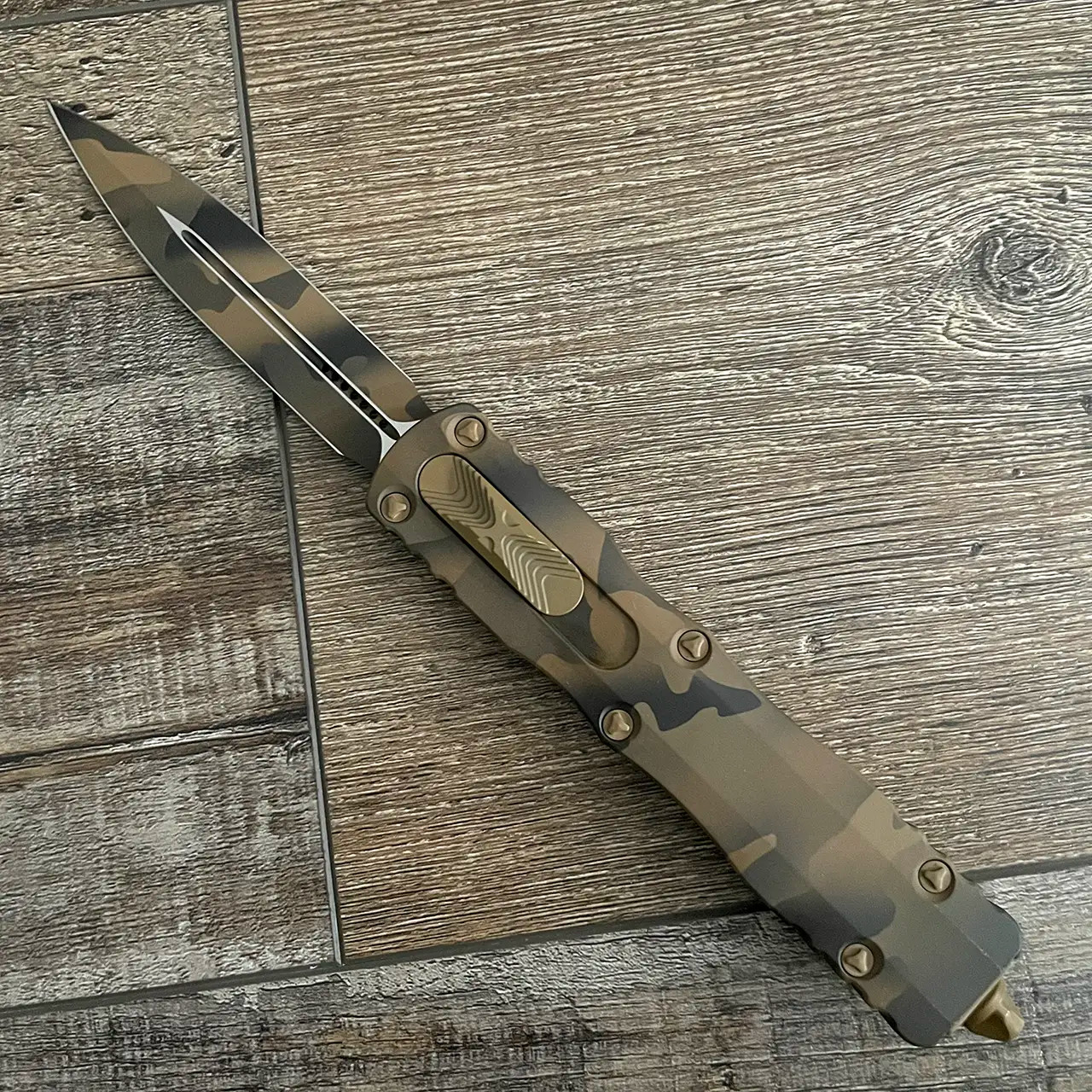 Microtech Dirac Delta De Coyote Camo Standard Signature Series 227