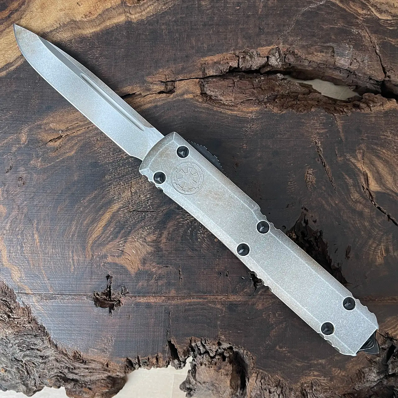 Microtech Ultratech S/E Sandtrooper Distressed White Standard Deep Engraved 121-1SAD | American ...