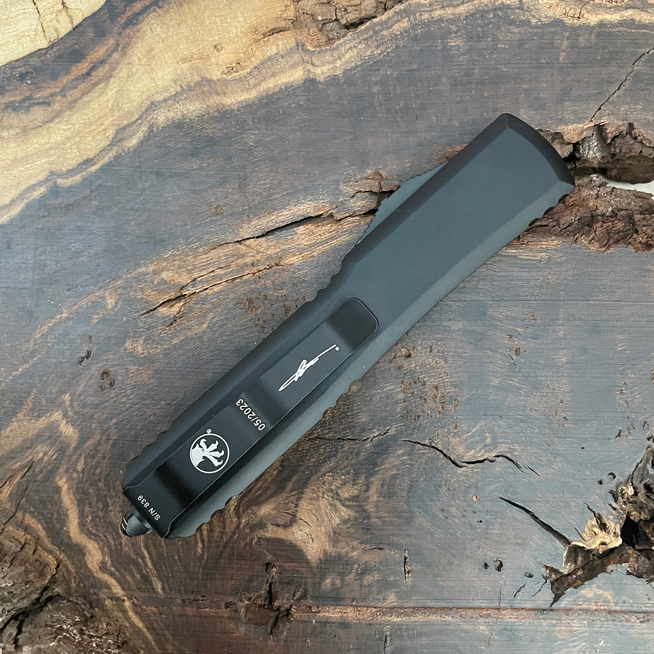 Microtech Ultratech D/E Black Damascus Standard Ringed Hardware ...