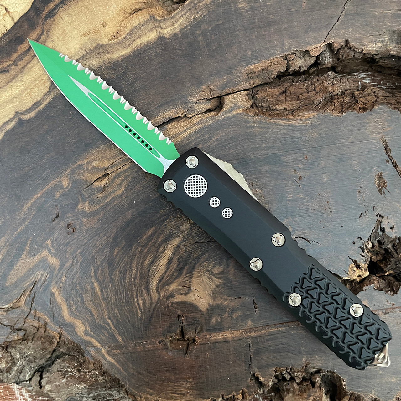 Microtech UTX-85 D/E Jedi Master Green Full Serrated Signature Series ...