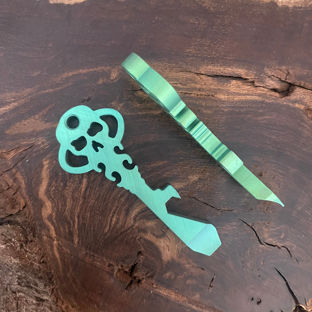 Chaves Ultramar Key Pry Bar Crosshatch Titanium Green Ano KEY/TL/GTI/CH ...