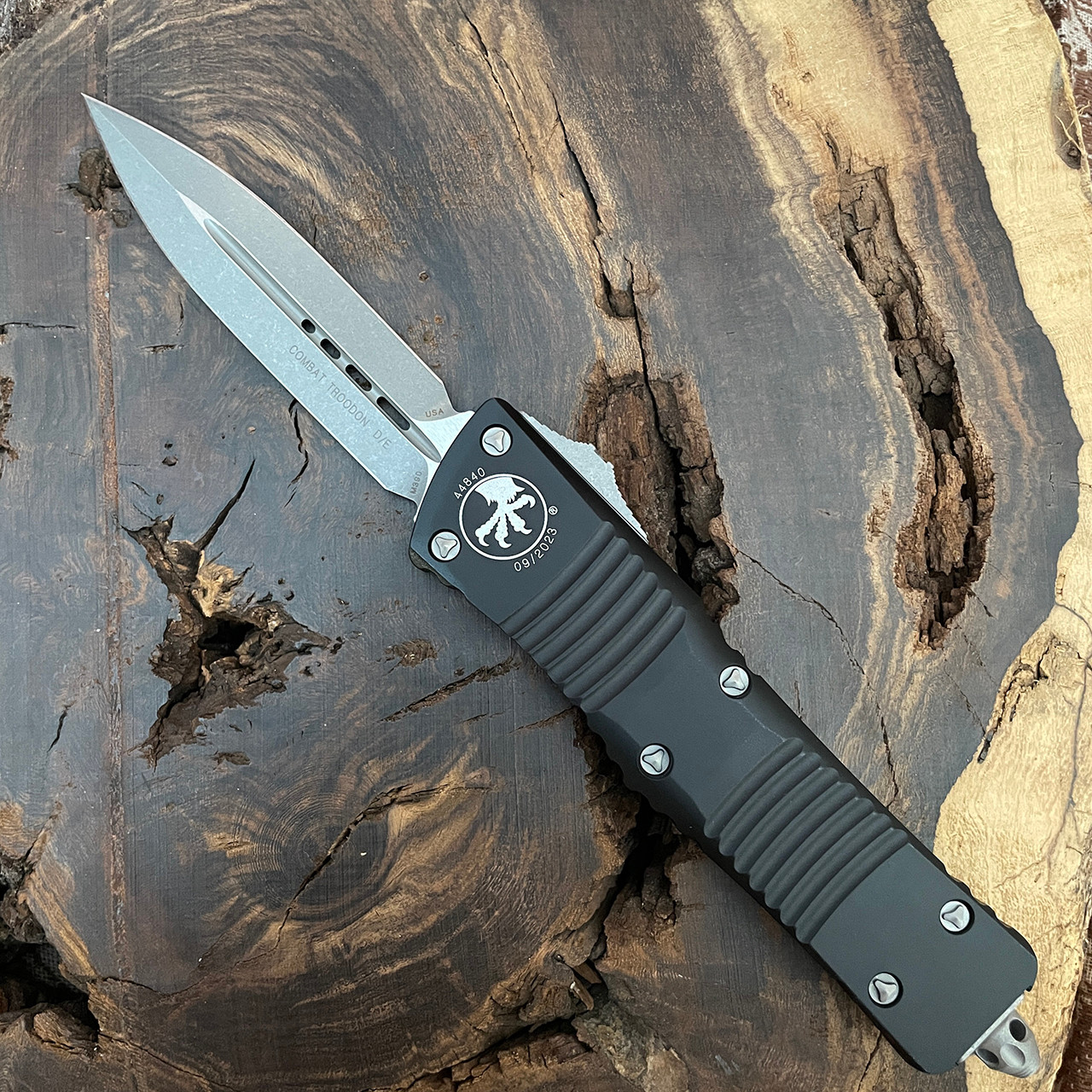Microtech Combat Troodon D/E Black Apocalyptic Standard 142-10AP ...