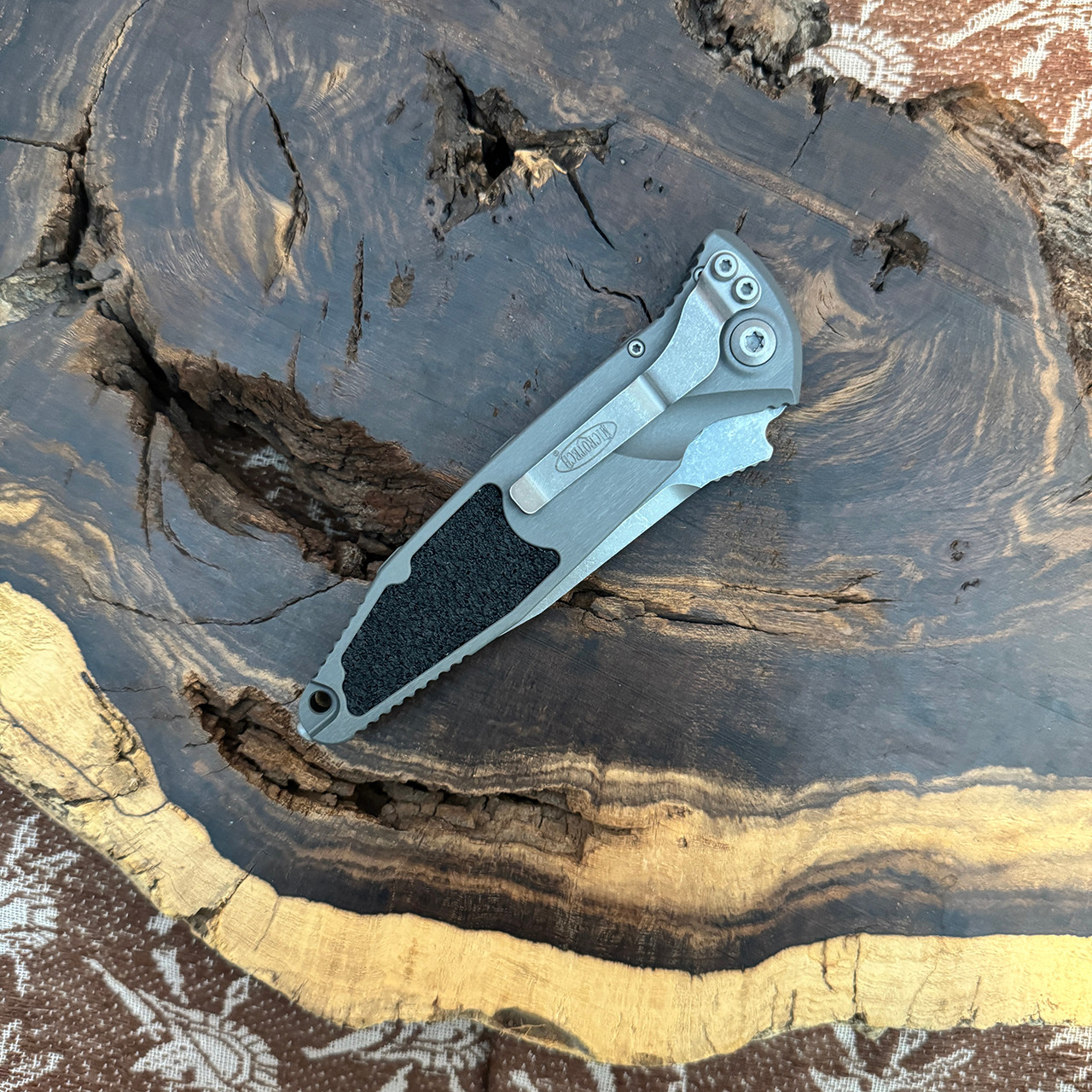 Microtech Socom Elite Auto Se Natural Clear Apocalyptic Serrated 160a