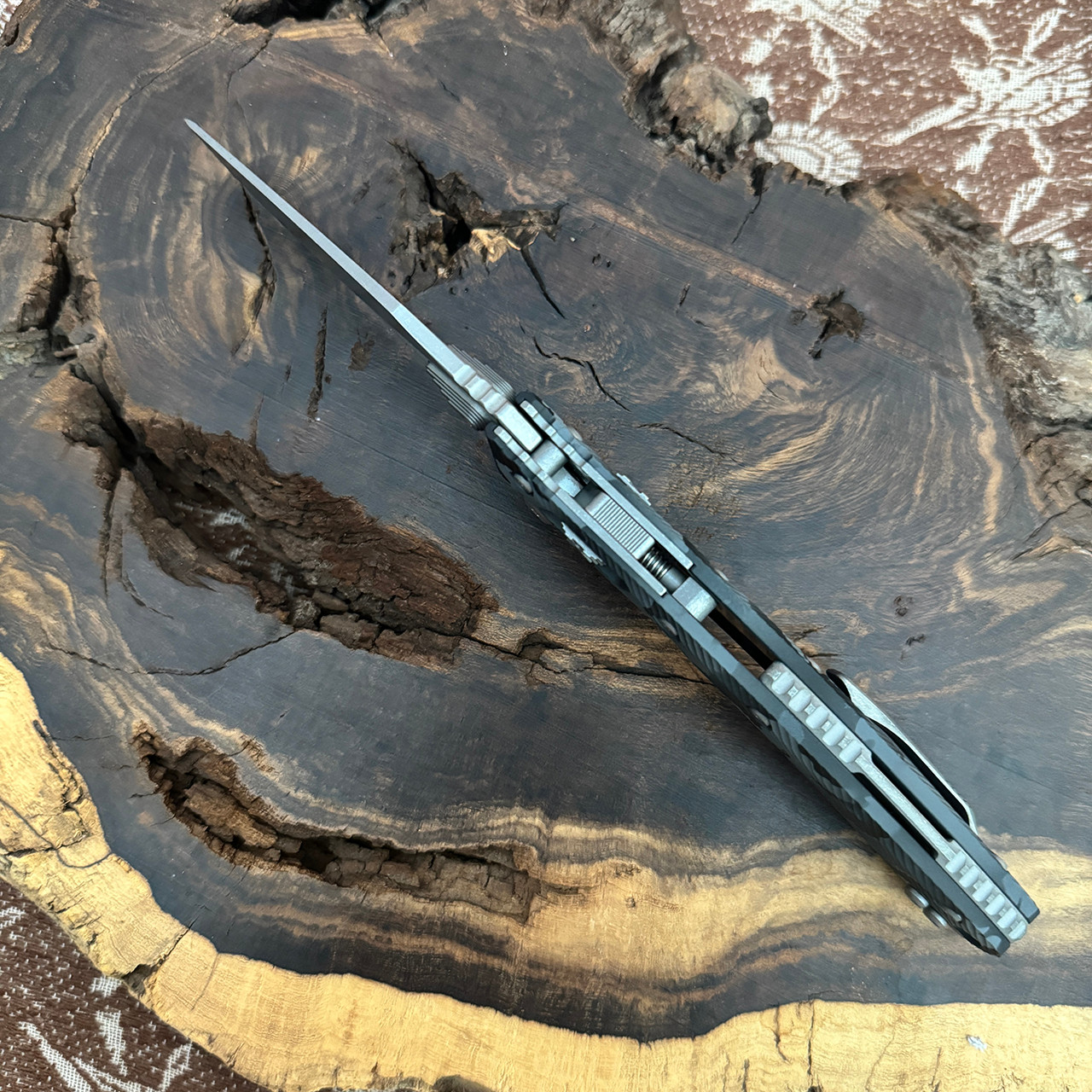 Microtech Amphibian Ram Lok Se Fluted Urban Camo Aluminum Apocalyptic