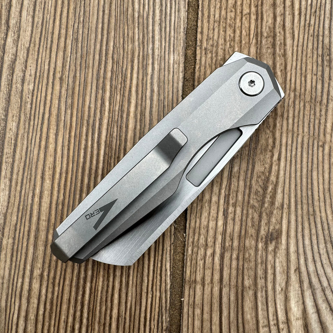 Vero Engineering Neuron Non Locking Double Detent Stonewashed Titanium Handle Hand Satin Blade ...