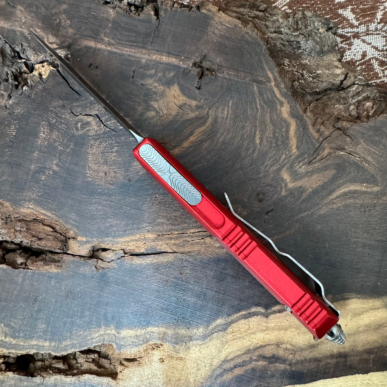 Microtech UTX-85 D/E Red Satin Standard 232-4RD | American Edge Knives