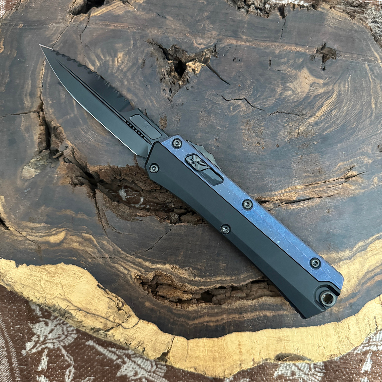Microtech Glykon Bayonet Blurple Ti Accents DLC Serrated Blade DLC ...