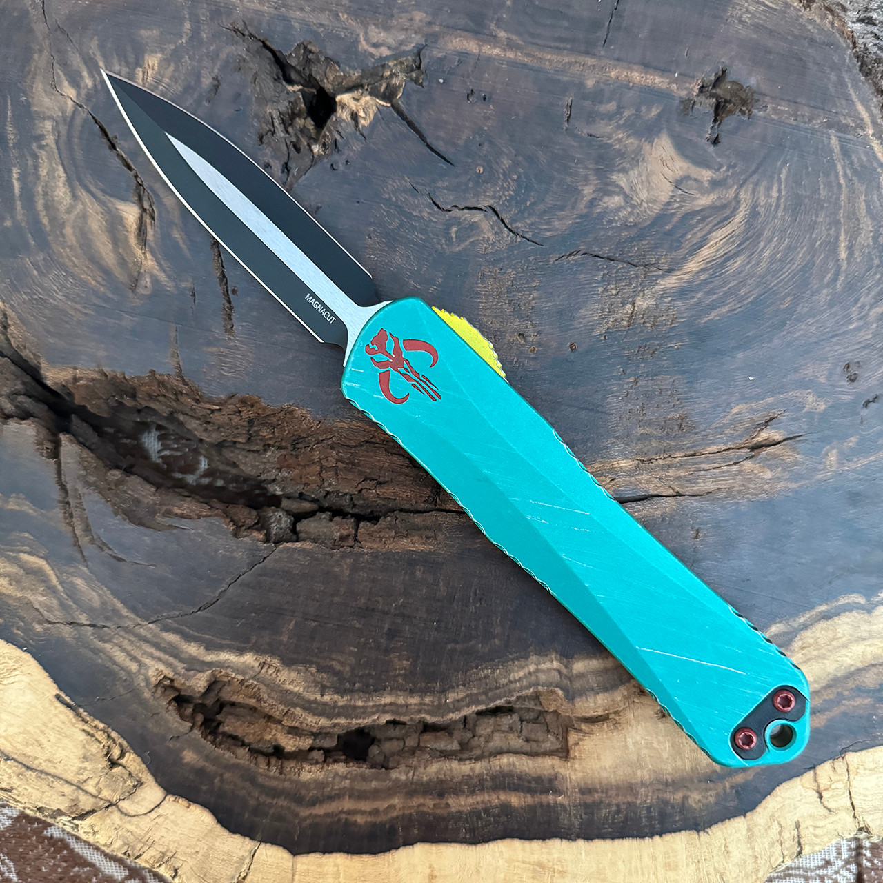 Heretic Knives Manticore E D/E Bounty Hunter Handle w/ Camo Carbon Fiber Backcover Battleworn ...