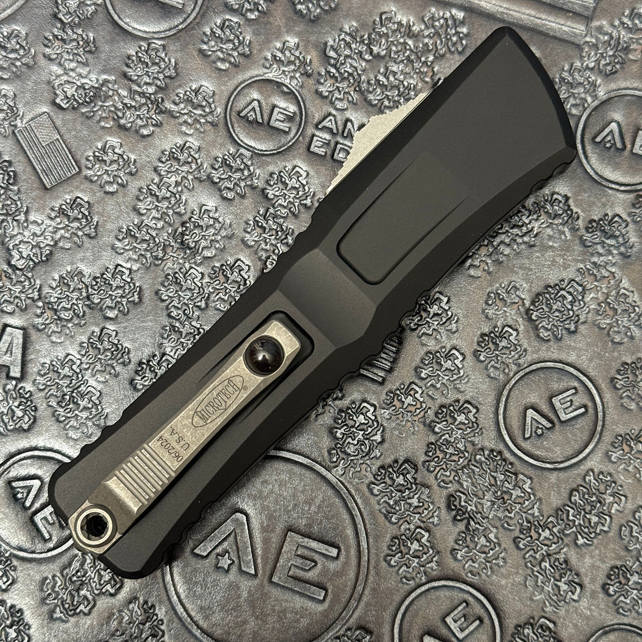 Microtech Combat Troodon De Gen Iii Black Apocalyptic Serrated 1142