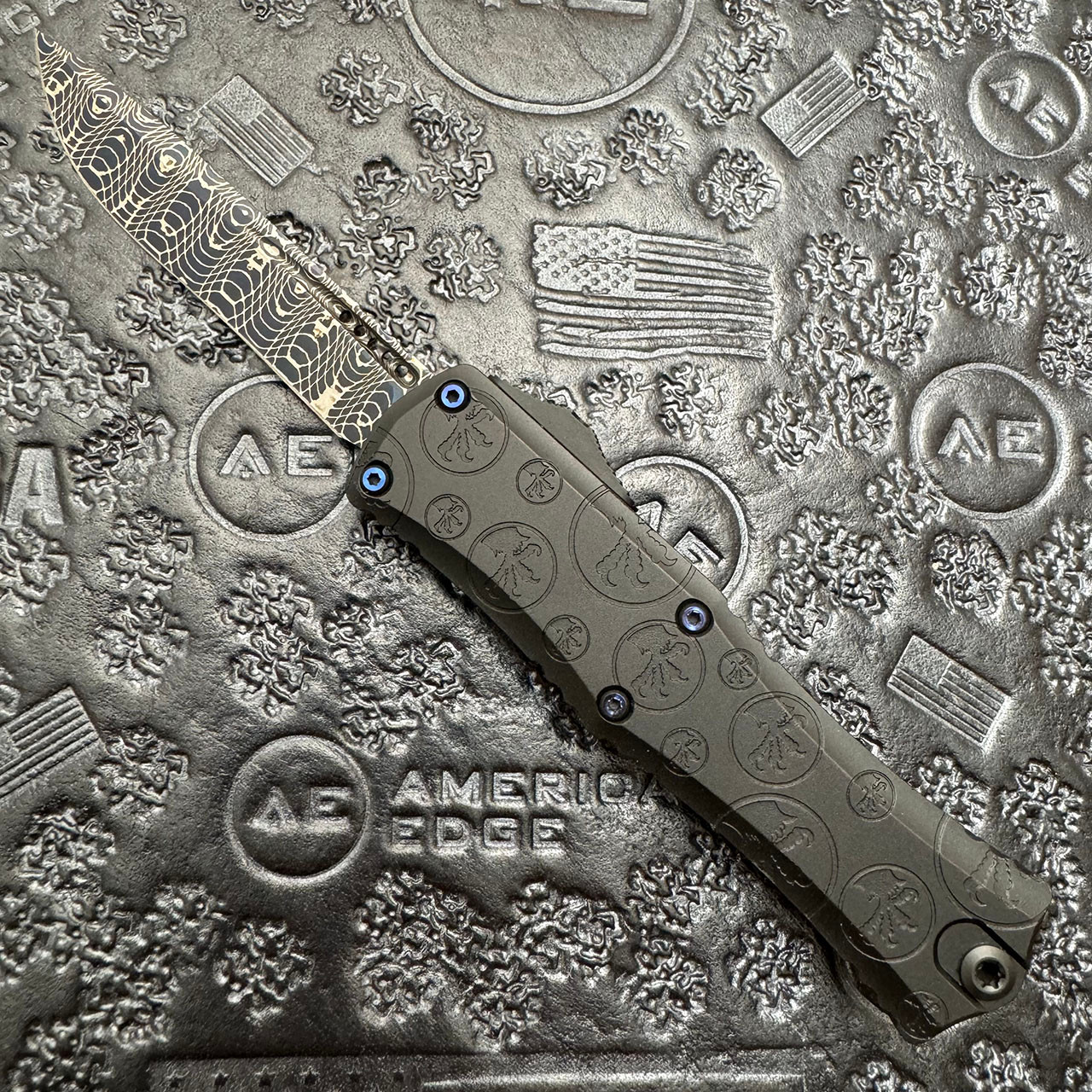 Microtech Hera II Mini Recurve Claw Burst Deep Engraved Vegas Forge ...