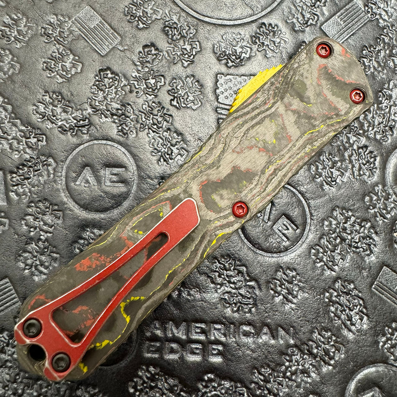 Heretic Knives Manticore E Bowie Bounty Hunter W Camo Carbon Backcover