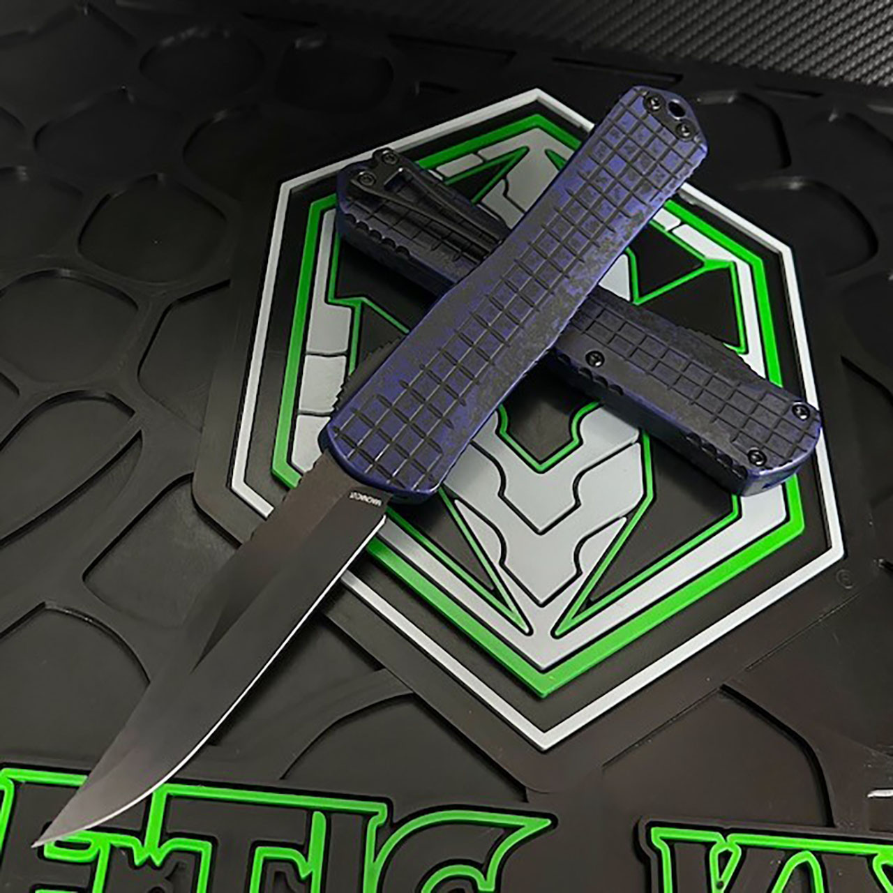 Heretic Knives Manticore X Bowie Breakthrough Purple Frag Handle Dlc