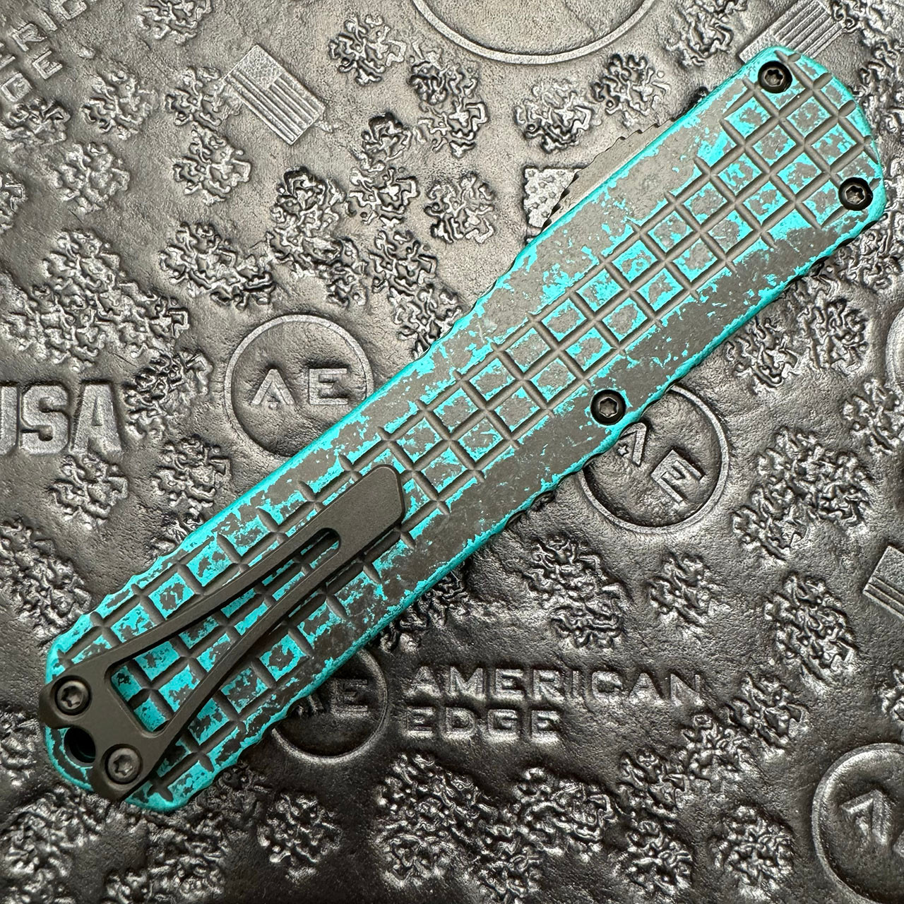 Heretic Knives Manticore X Bowie Breakthrough Turquoise Frag Handle Dlc