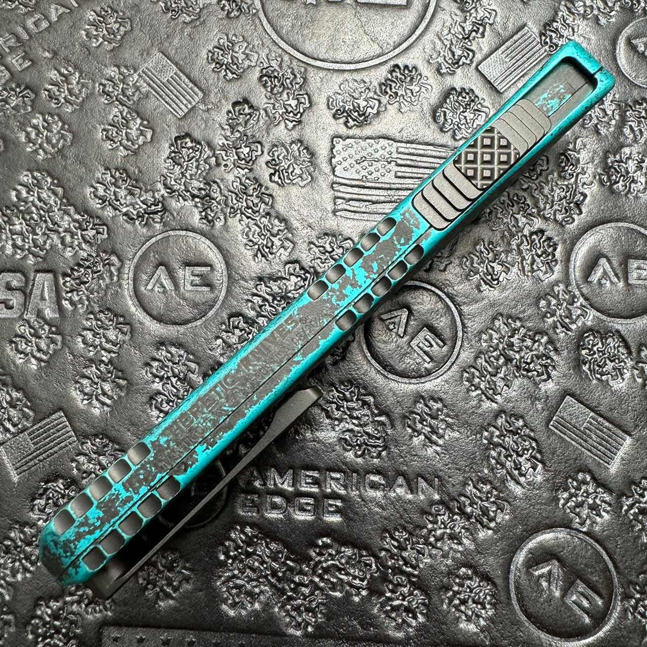 Heretic Knives Manticore X Bowie Breakthrough Turquoise Frag Handle DLC ...