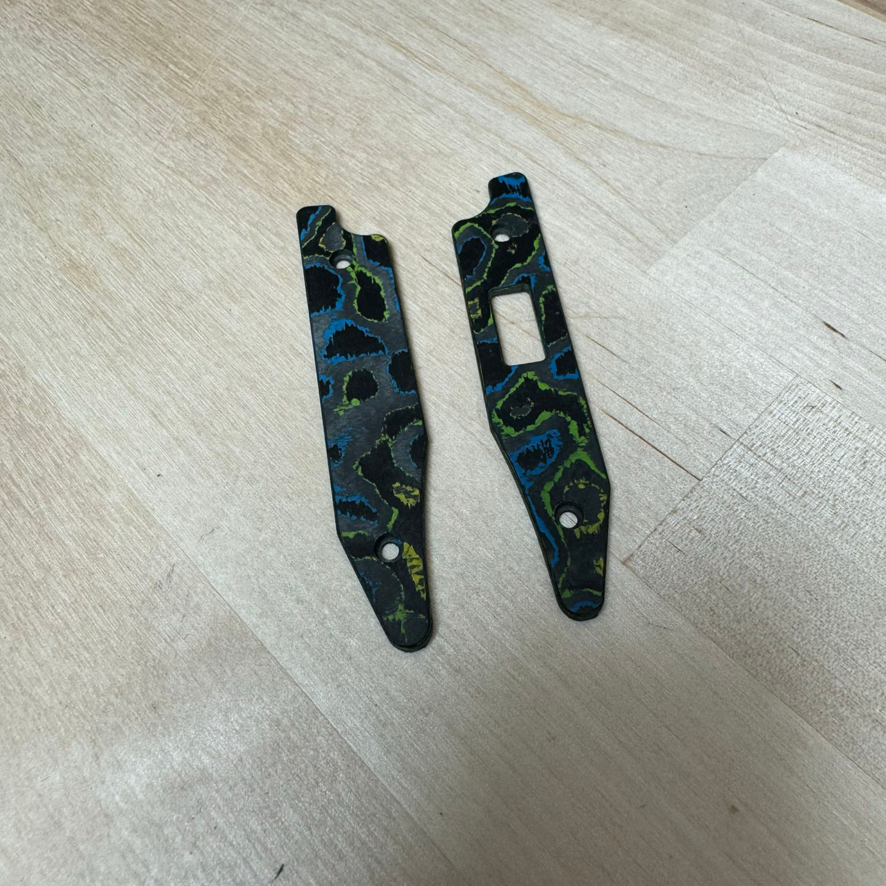 RGT Benchmade Bugout Scales White Storm Fat Carbon (Pre-owned ...