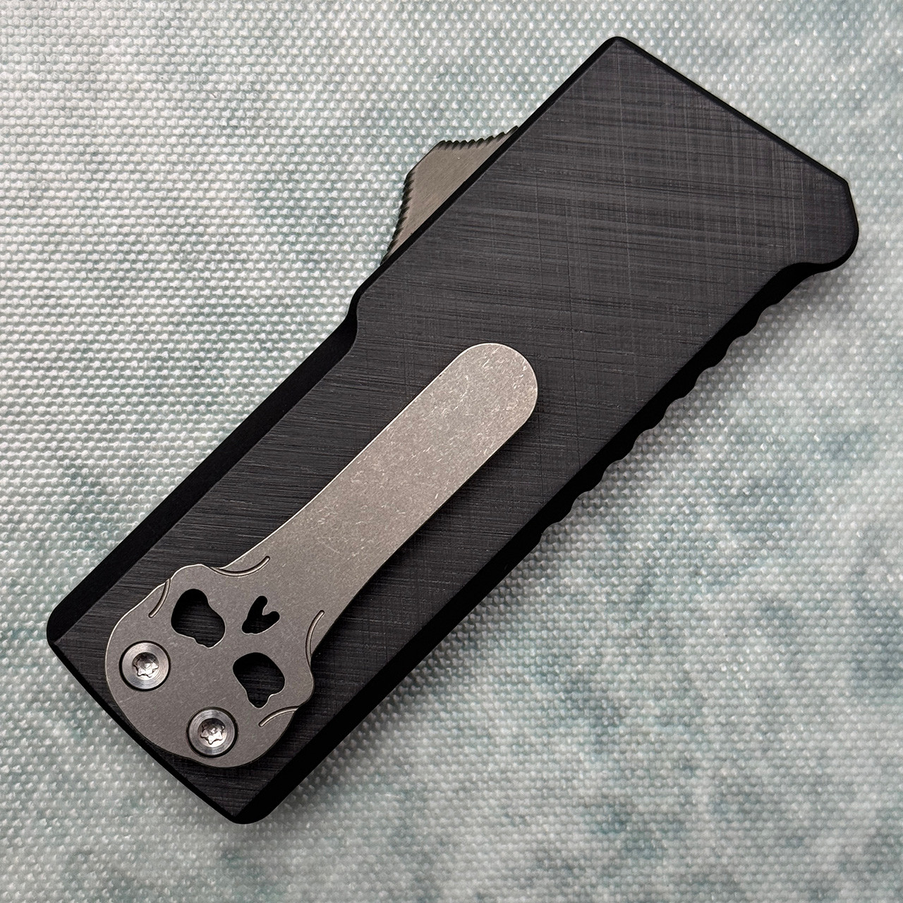 Chaves Knives Handy Utility Blade CHUB OTF Cross Hatch Black | American ...