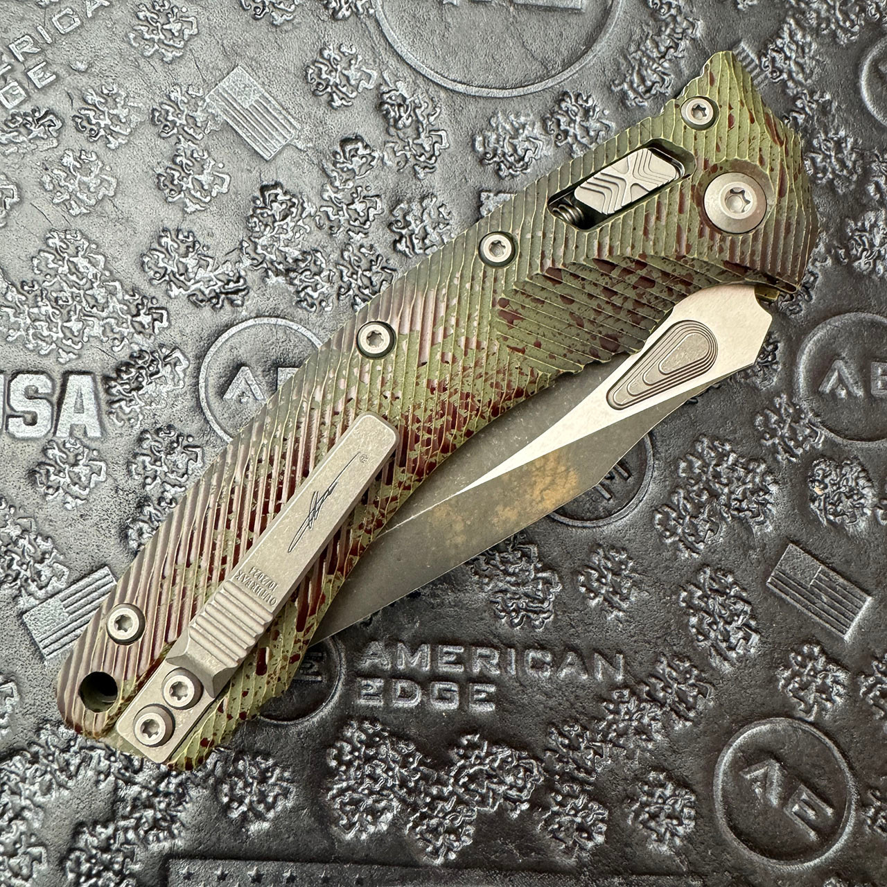 Microtech Amphibian RAM-LOK S/E Outbreak Fluted Aluminum Standard 137RL ...