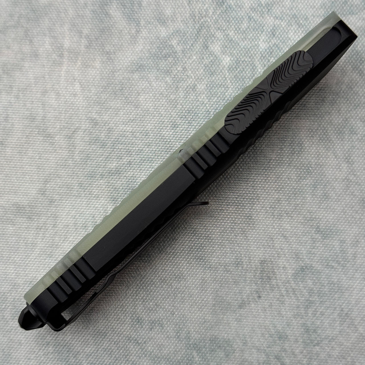 Microtech Combat Troodon Hellhound Razor Jade G-10 Black Standard ...