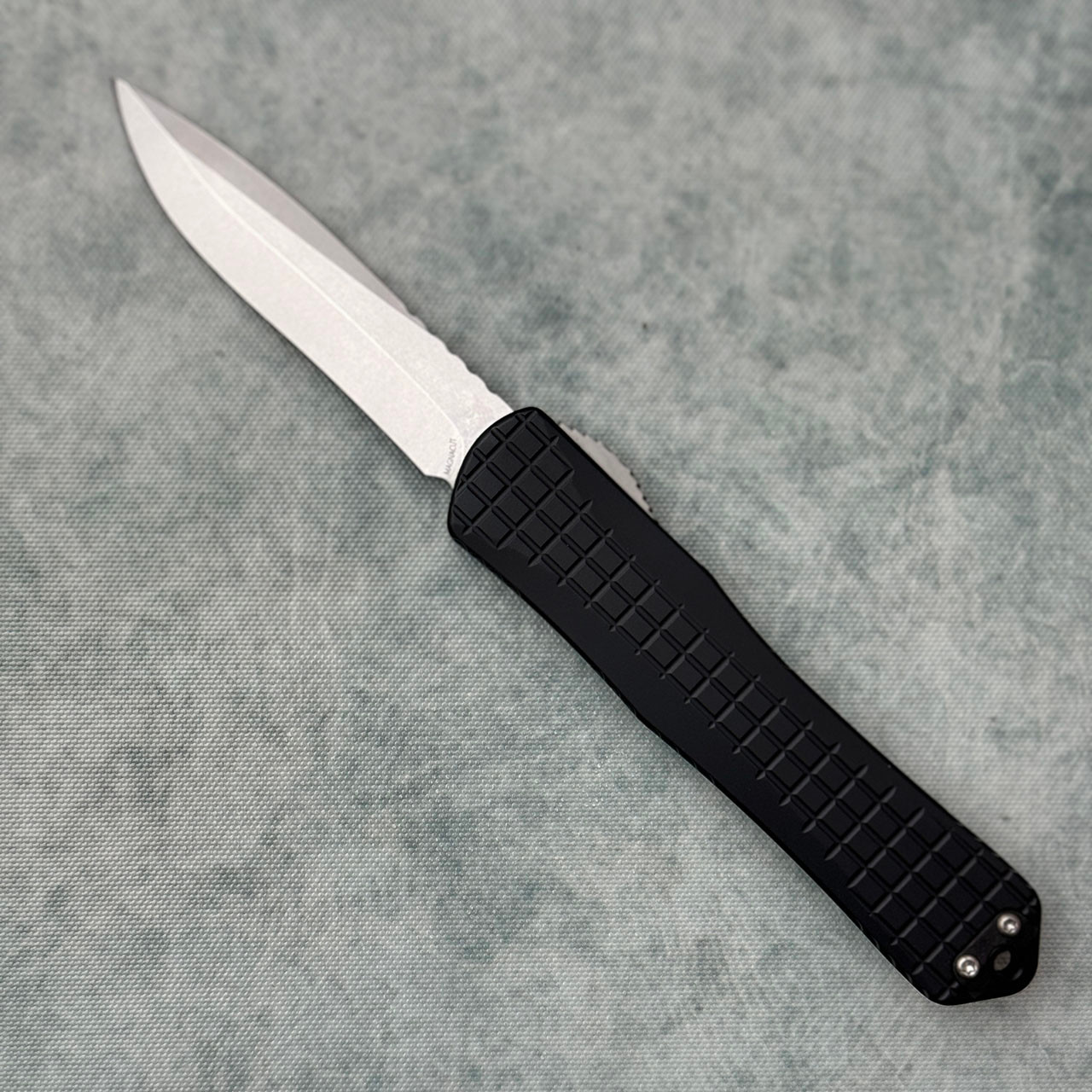 Heretic Knives Manticore X Recurve Black Frag Handle Stonewashed Blade ...