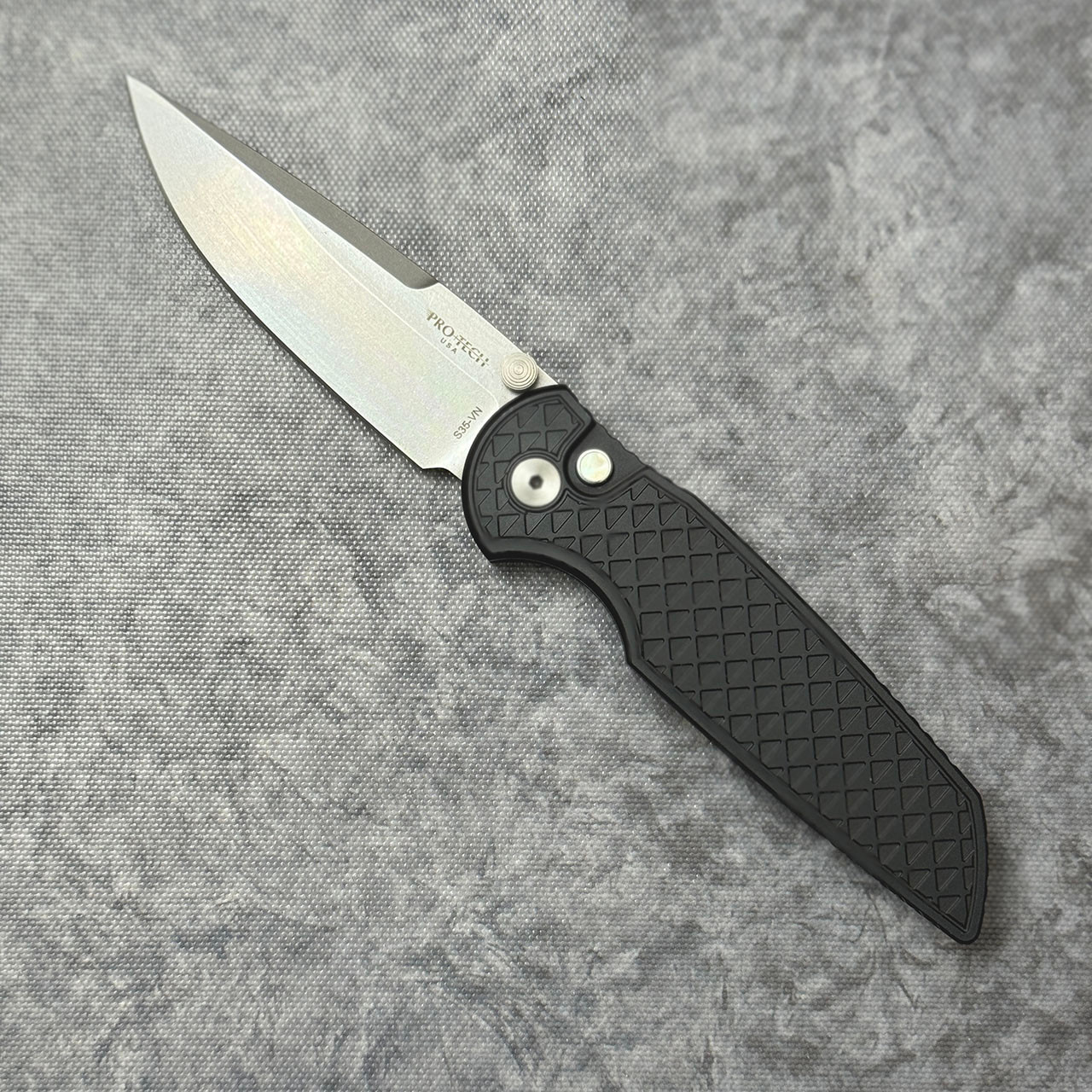 Pro Tech Tr 3 Integrity Button Lock Relic Textured Black Handle